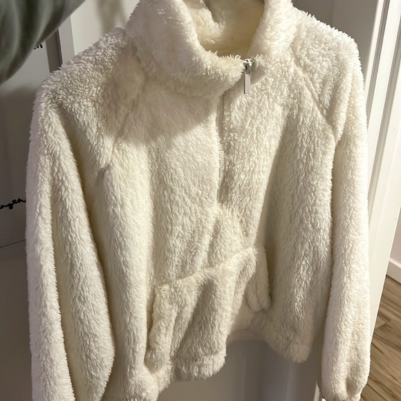 Sweaters | Crme Warm White Colored Sherpa Like Cropped Sweater From ...